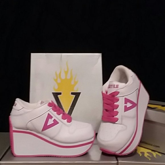 Volatile | Shoes | Iso Volatile White Pink Sneakers Size 959 | Poshmark